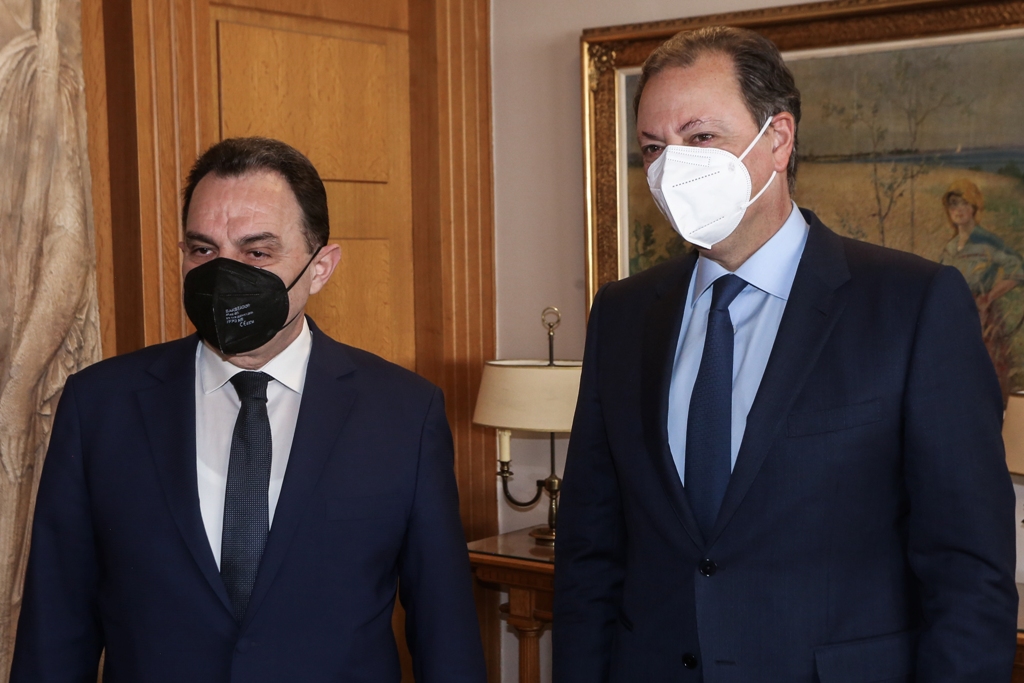 Παράδοση - Παραλαβή στο Υπουργείο Αγροτικής Ανάπτυξης & Τροφίμων ...